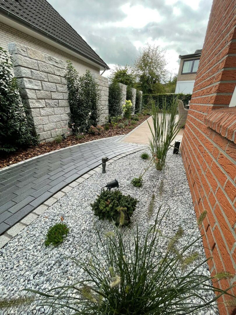 Trockenmauer/Naturstein • Woltjen Garten- und Landschaftsbau
